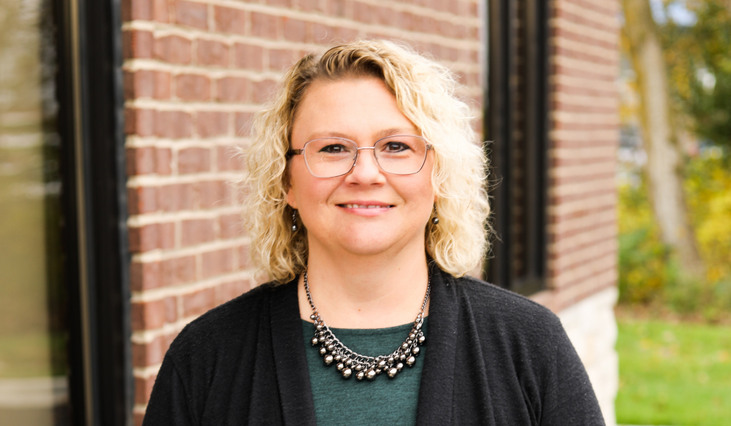 Becky Travis_ClaimsManager (1) | Van Meter Insurance